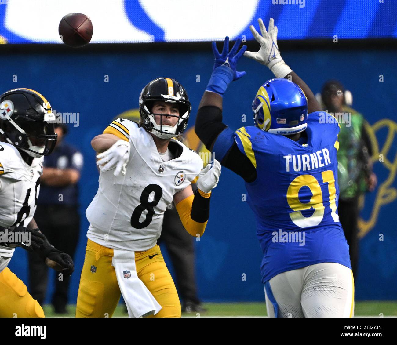 Inglewood, United States. 22nd Oct, 2023. Pittsburgh Steelers ...