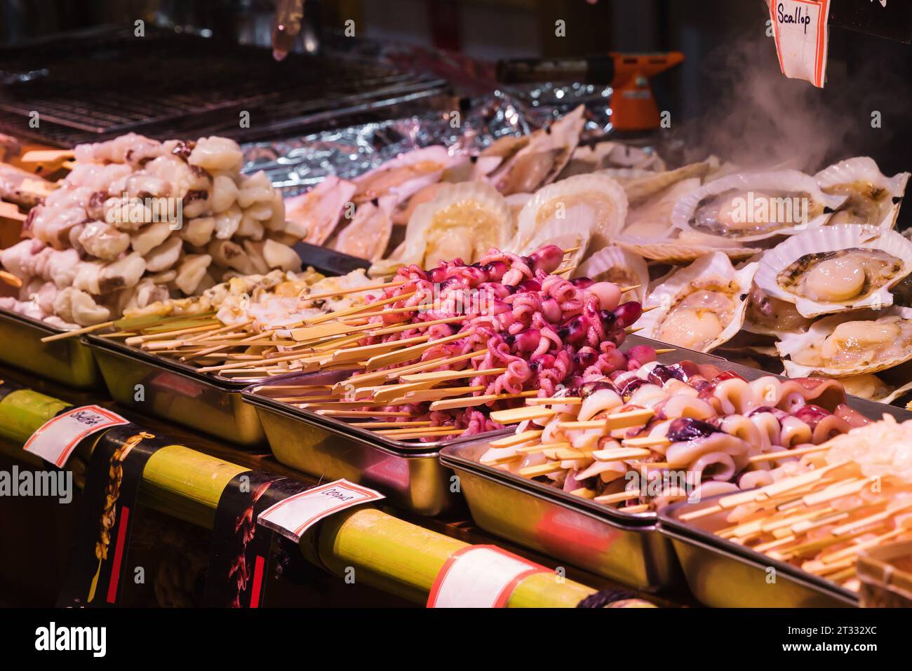 Display of raw seafood at the famous Nishiki fish market in Kyoto ...