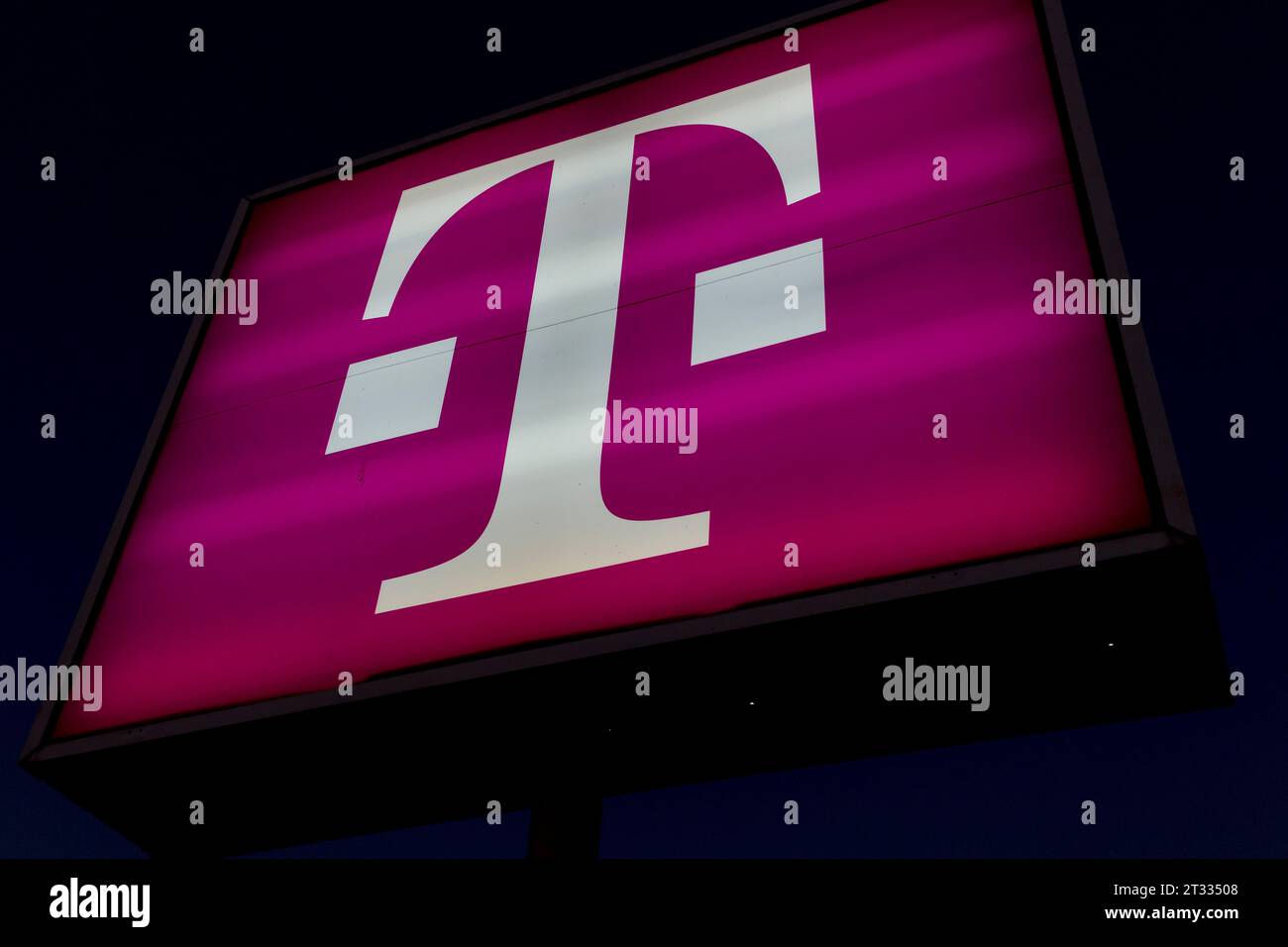 Tmobile hi-res stock photography and images - Alamy