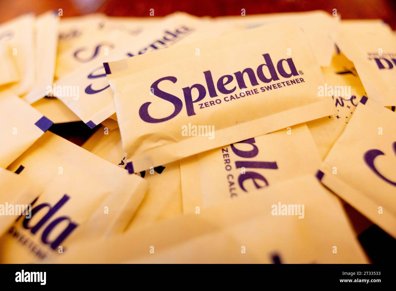 Splenda artificial sugar packets Stock Photo - Alamy