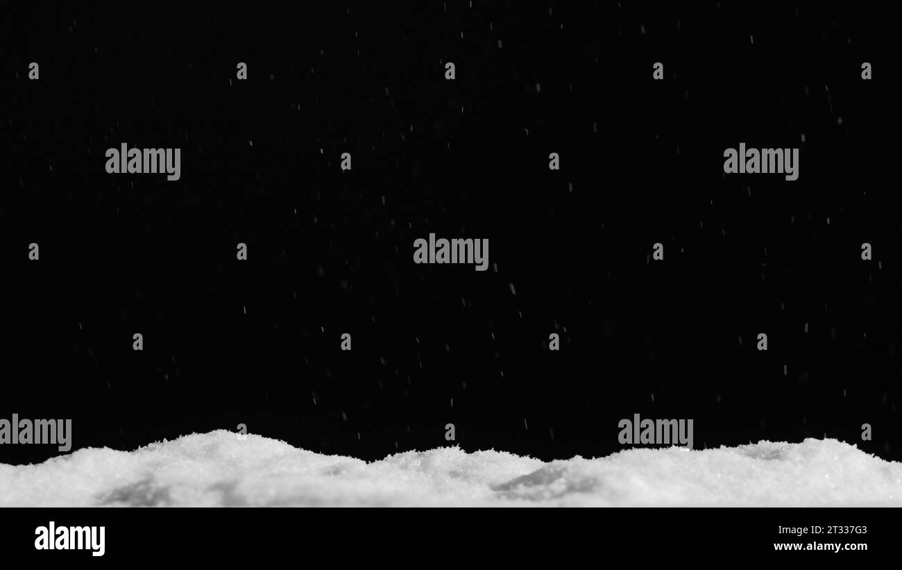 Night snowfall snow pile blur white flakes falling Stock Photo - Alamy