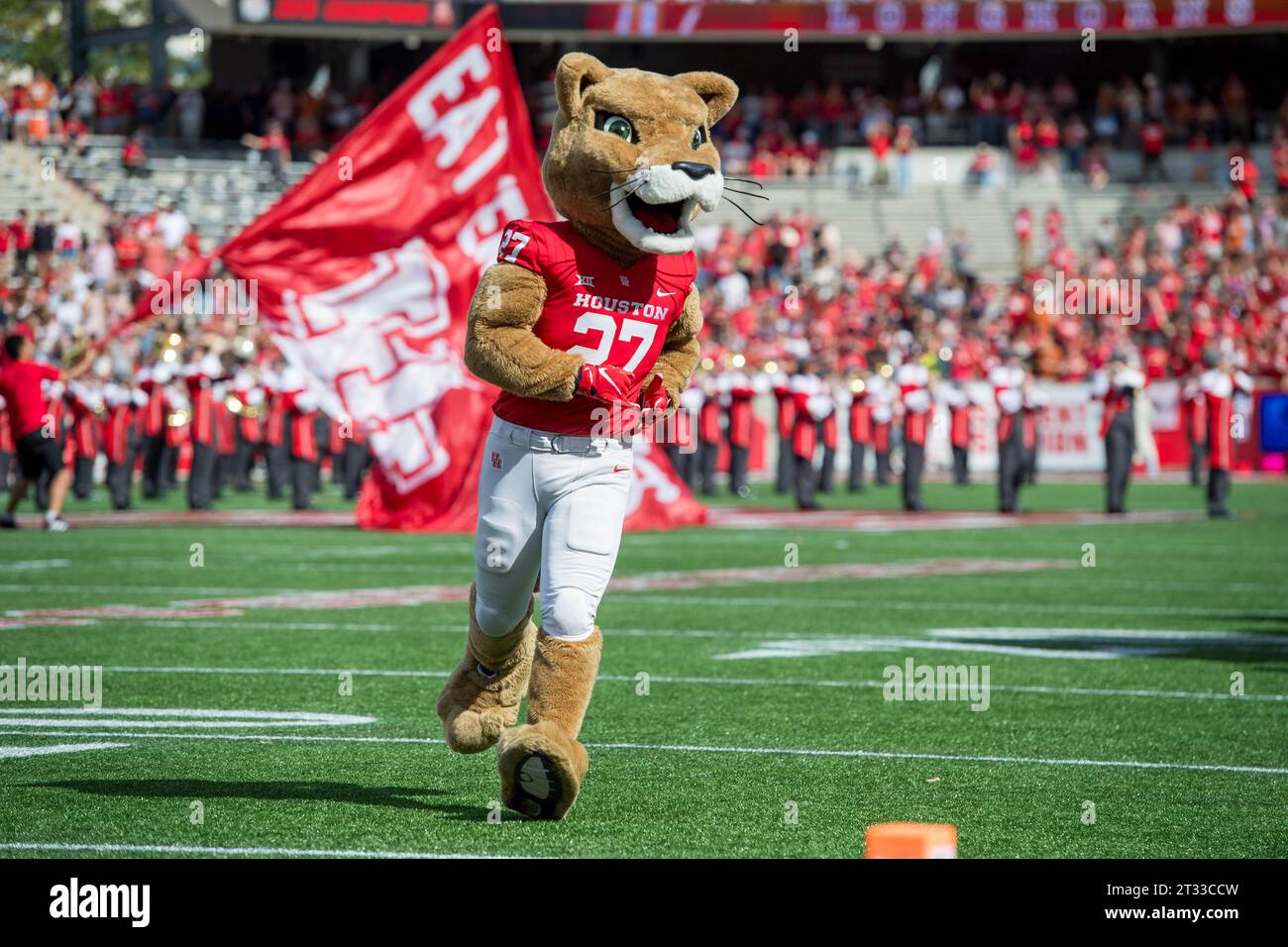 Houston, TX, USA. 21st Oct, 2023. Houston Cougars mascot Shasta enters ...