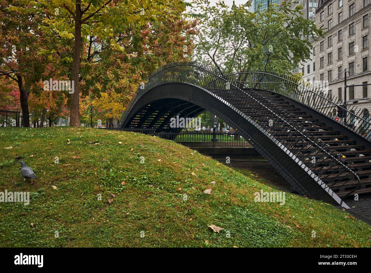 Dorchester Square, Montreal Stock Photo - Alamy
