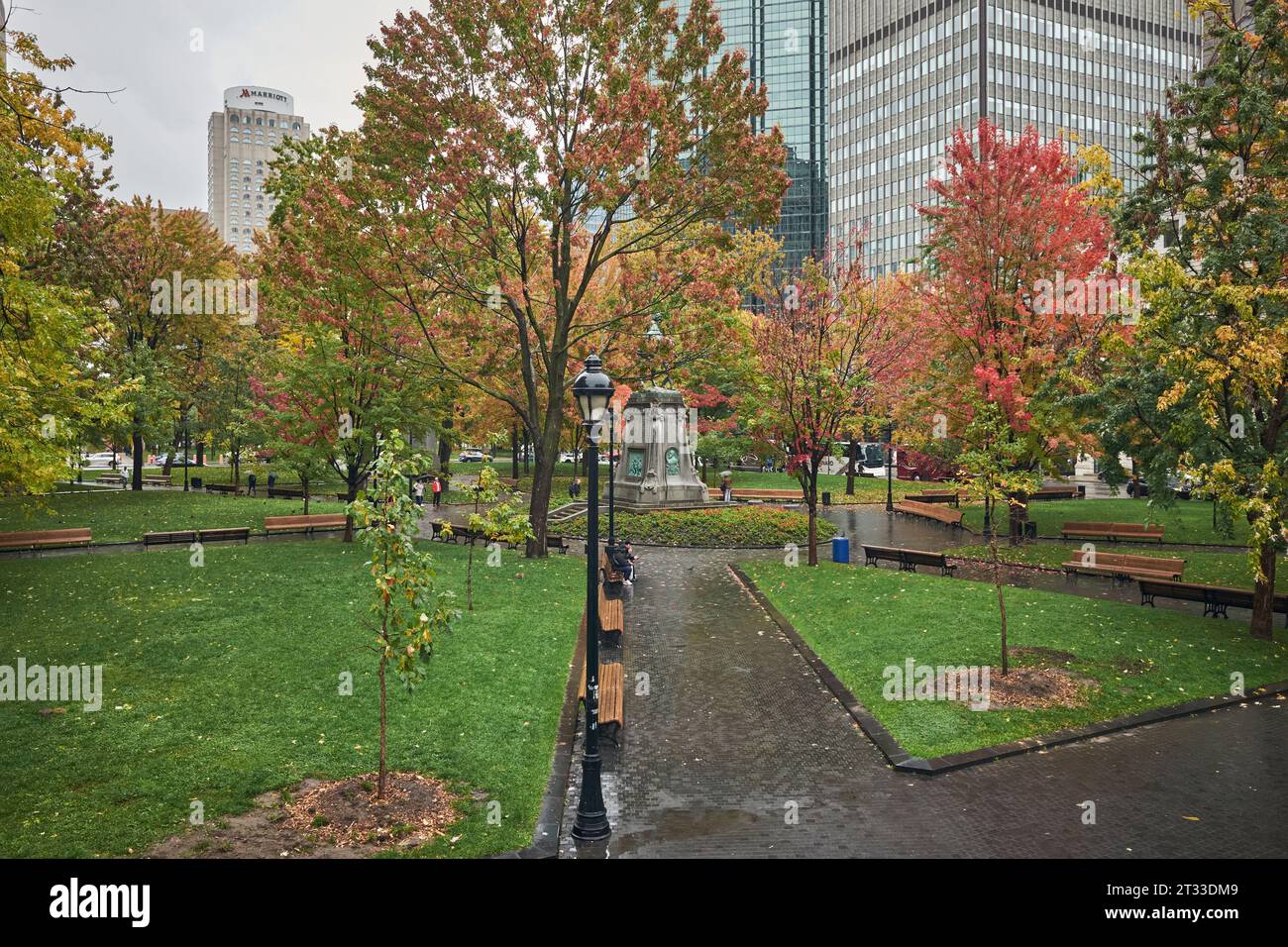 Dorchester square Montreal Stock Photo - Alamy