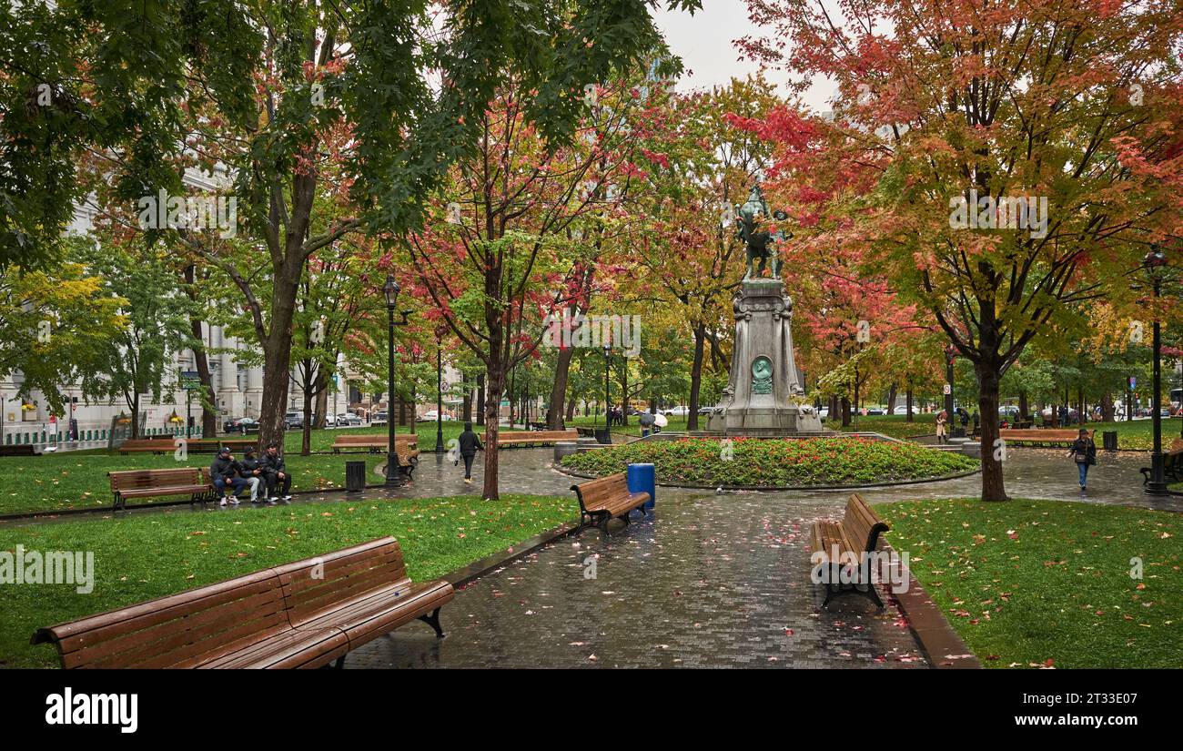 Dorchester square Montreal Stock Photo - Alamy