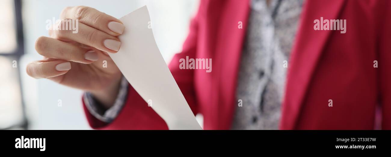 Tearing off receipt hi-res stock photography and images - Alamy