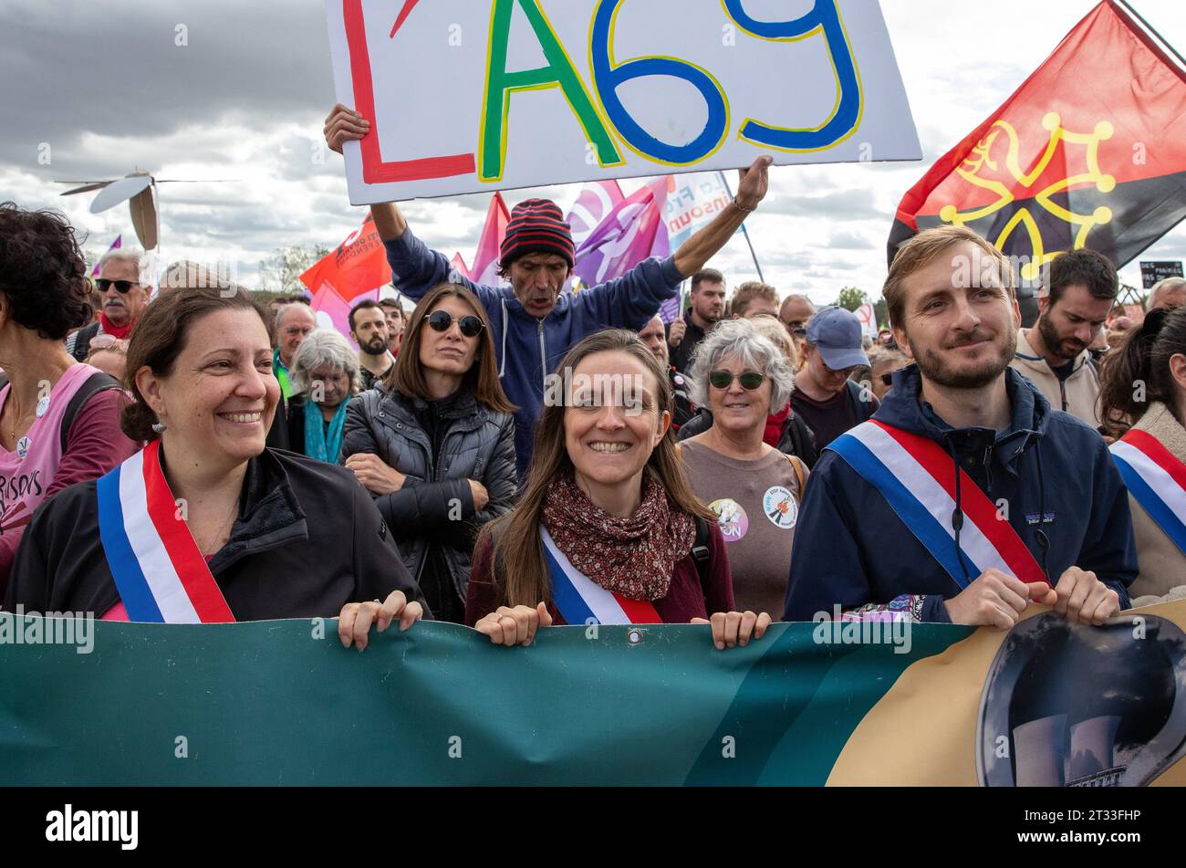 Karen Erodi, Anne Stambach and François Piquemal during demonstration ...