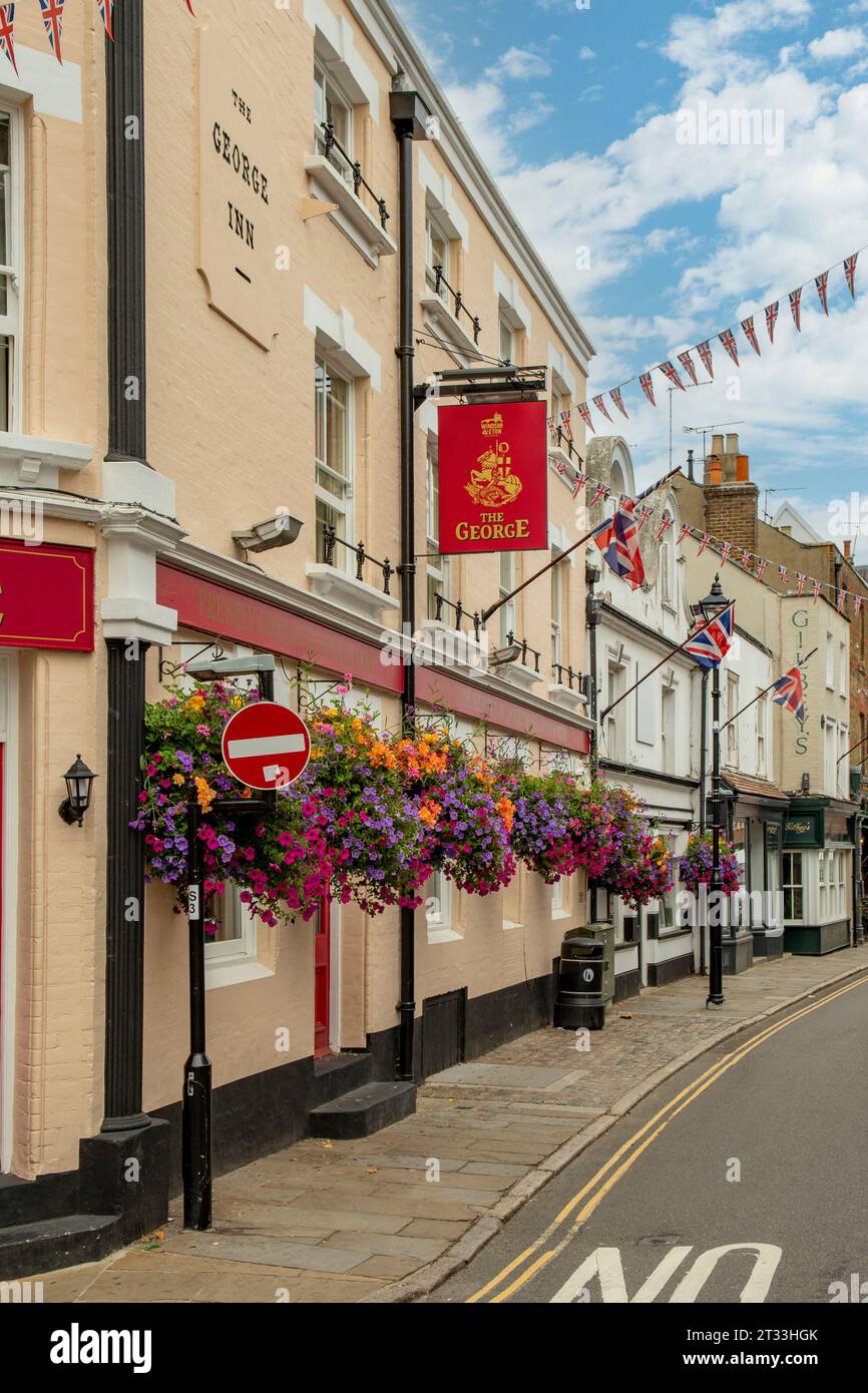 Old george inn hi-res stock photography and images - Alamy