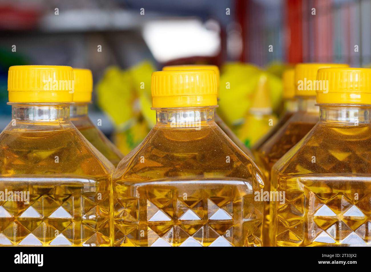 Pouring cooking oil in container hi-res stock photography and images ...