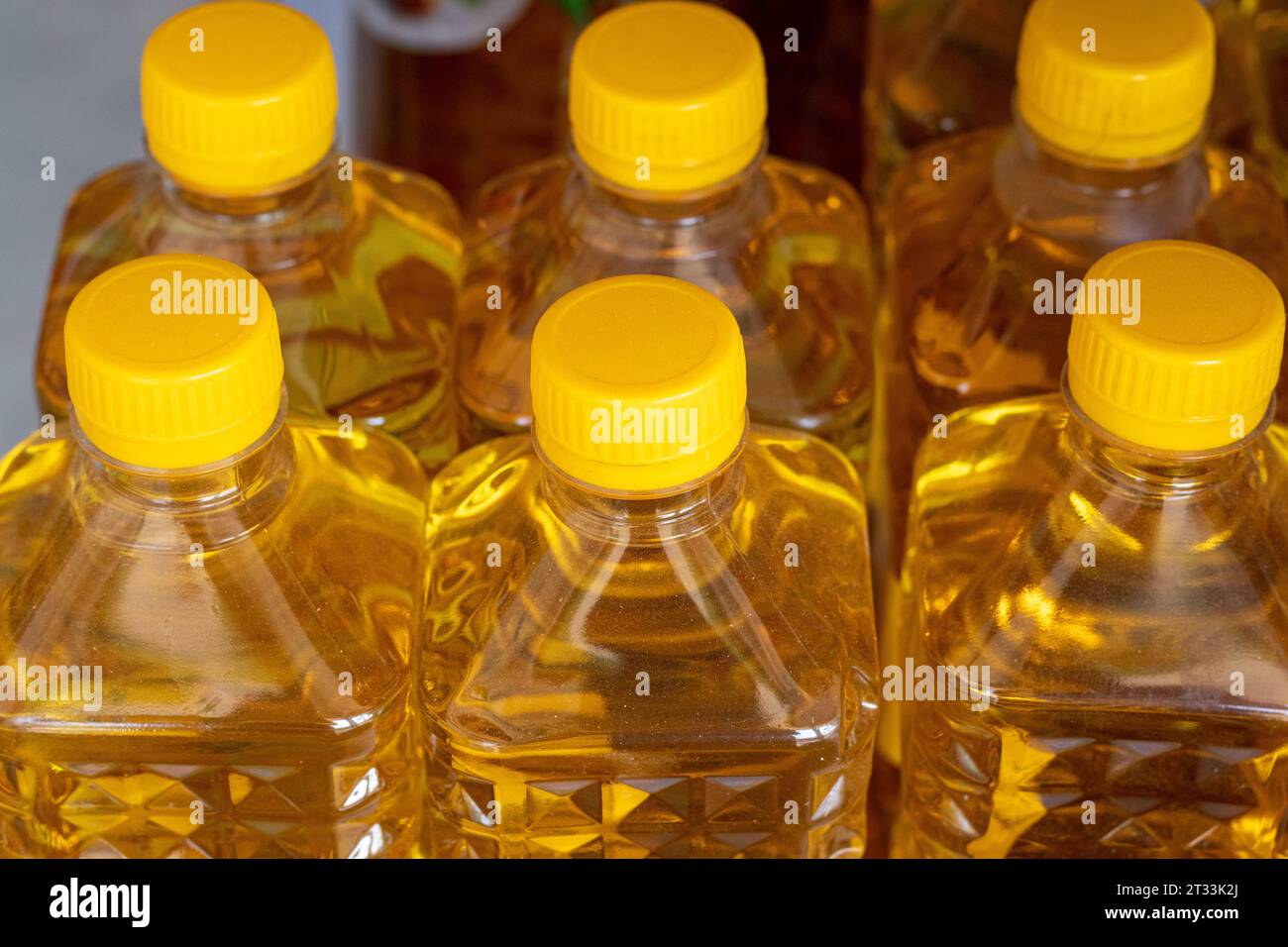 row of cooking oil in bottles Stock Photo - Alamy