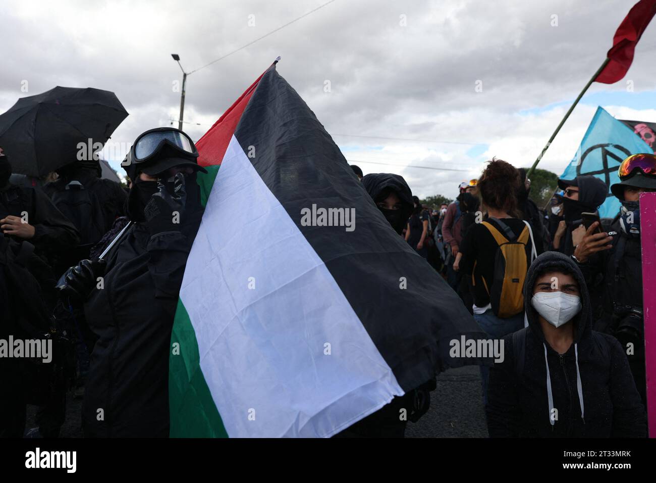 Saix, France. 21st Oct, 2023. Thousands of opponents of the A69 ...