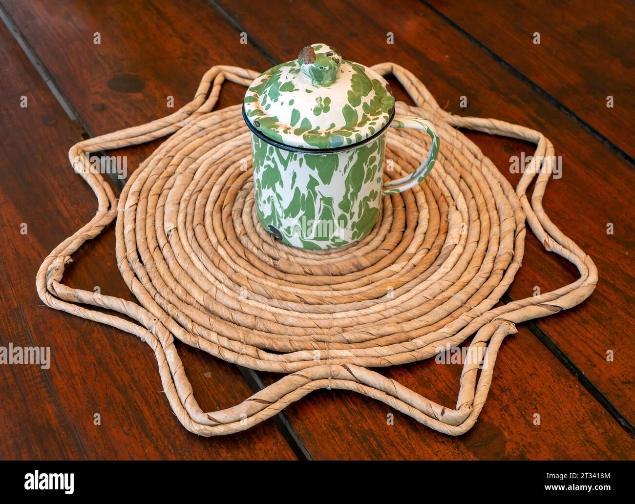 Pottery from indonesia hi-res stock photography and images - Alamy