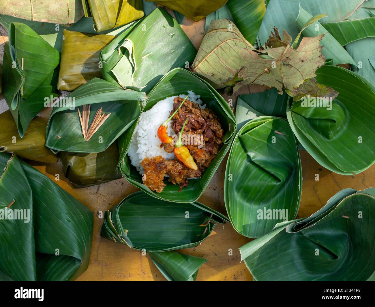 Food containers made from banana leaves. Eco-friendly product packaging ...