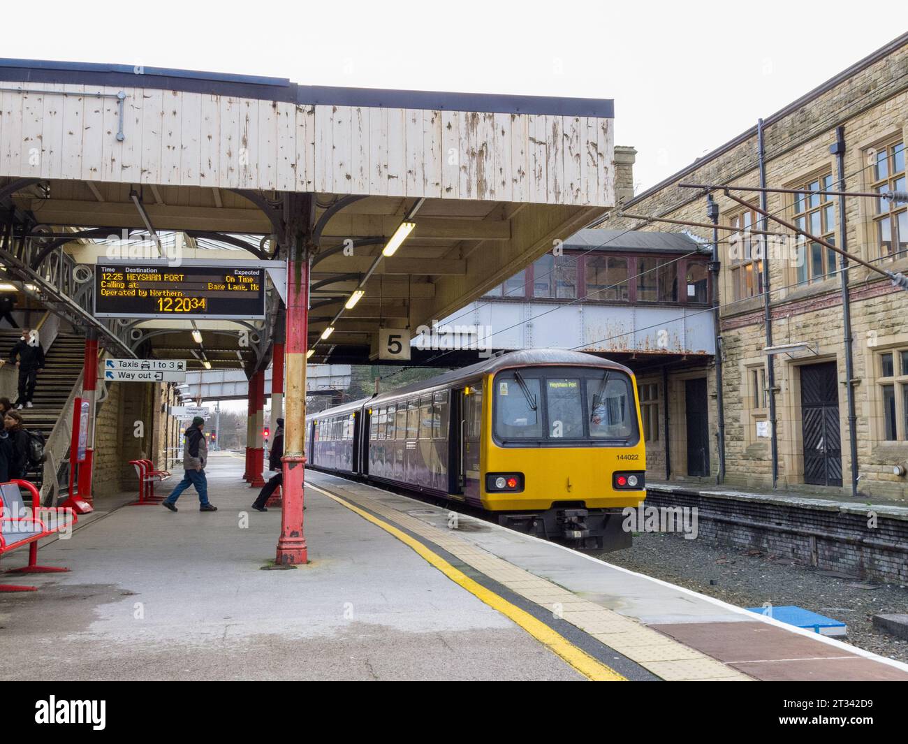 Preston train station Stock Photo - Alamy