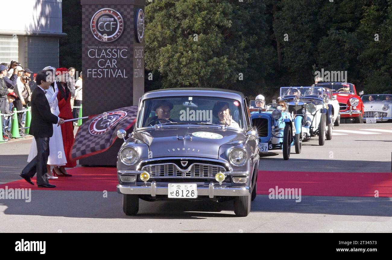 A first-generation Toyota Crown leads a group of vintage cars to start ...