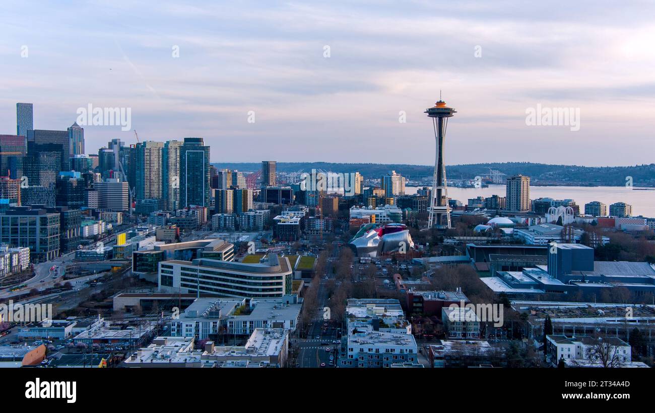 Seattle, Washington skyline at sunset Stock Photo - Alamy