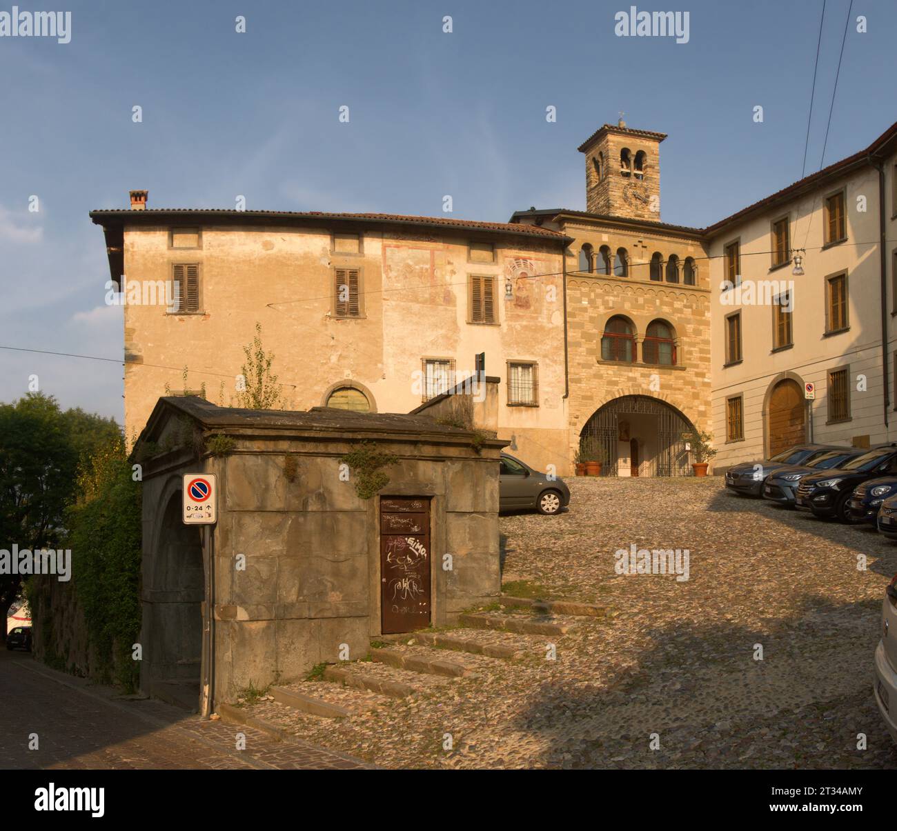 Chiesa Di San Michele Al Pozzo Bianco in Bergamo, Lombardy Stock Photo ...