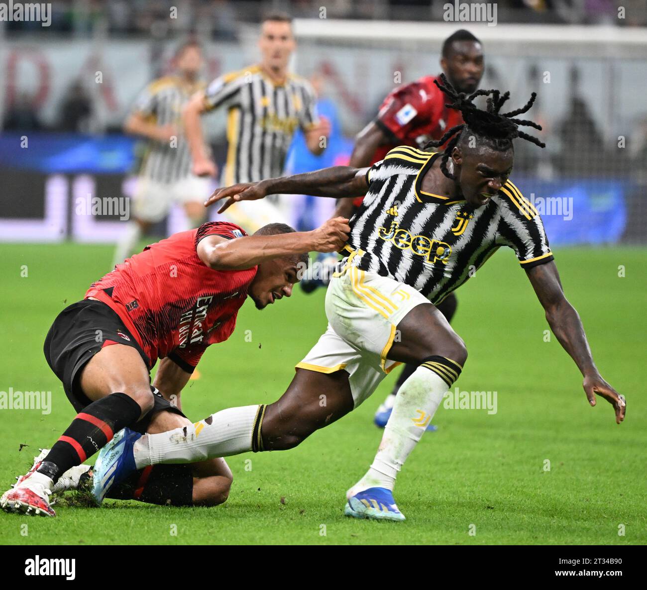 Milan, Italy. 22nd Oct, 2023. AC Milan's Malick Thiaw (L) vies with FC ...