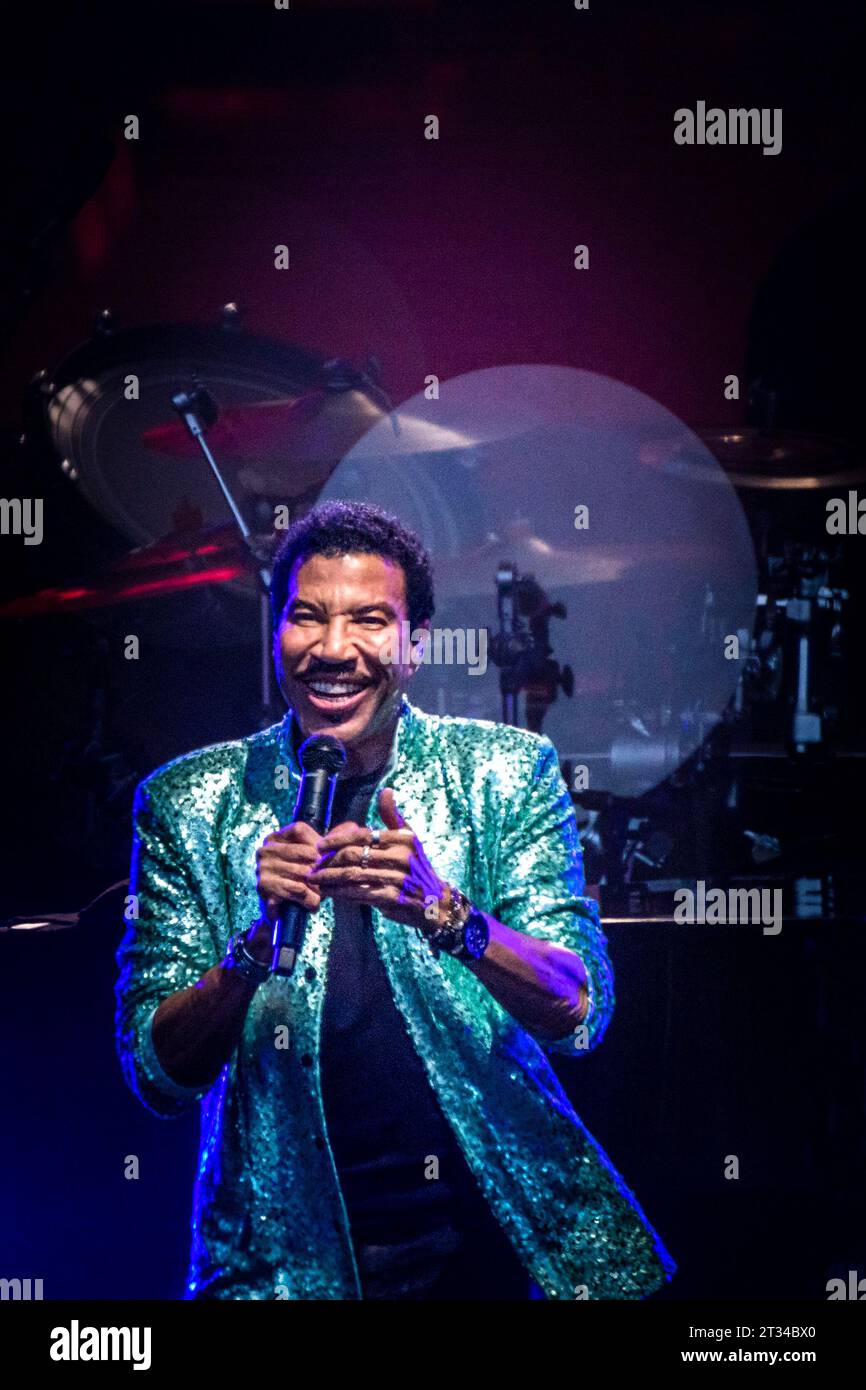 Global superstar Lionel Ritchie made a triumphant return to kick off ...