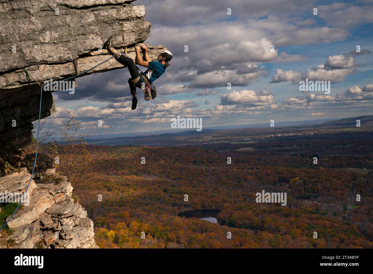 Gunks Rock Climbing The Dangler Stock Photo - Alamy