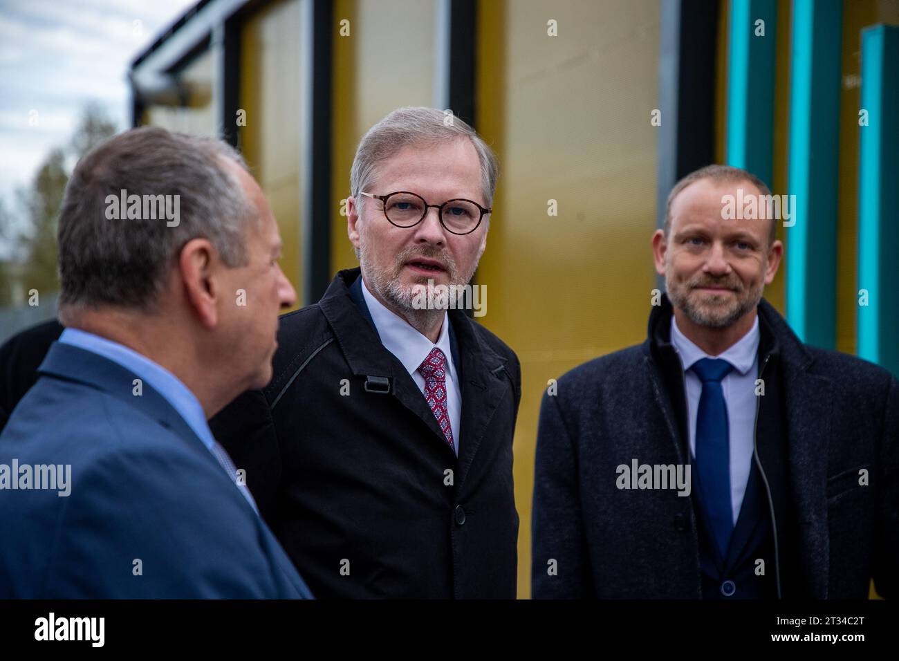 Opening vsb hi-res stock photography and images - Alamy