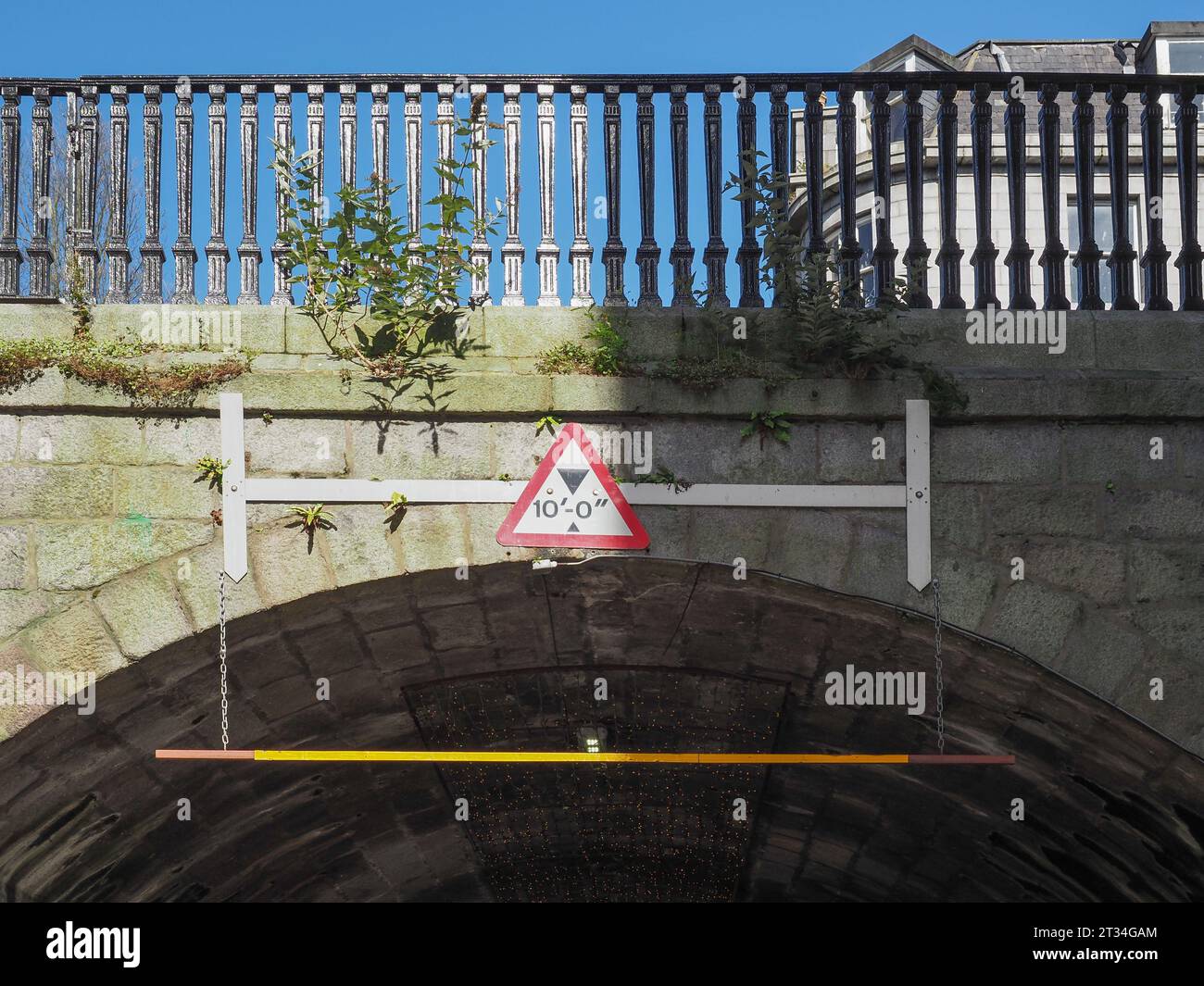 Regulatory signs, maximum height 10 feet limit traffic sign Stock Photo ...