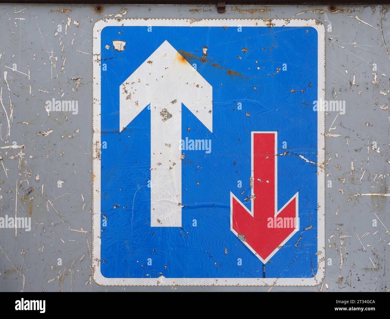Priority over oncoming traffic sign hi-res stock photography and images ...