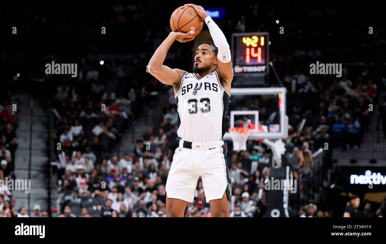San Antonio Spurs' Tre Jones shoots during the second half of a ...