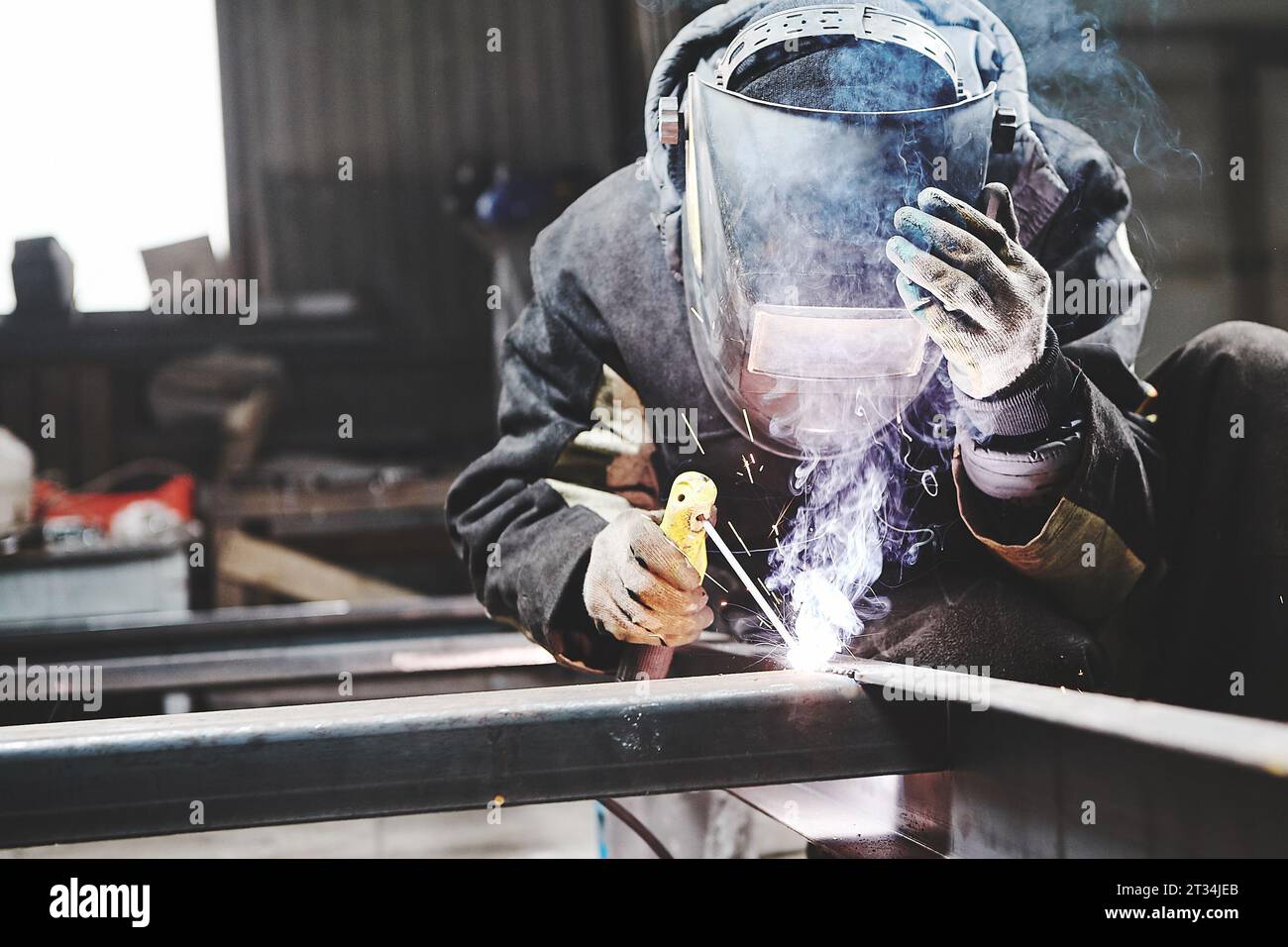 Man face protection welds metal hi-res stock photography and images - Alamy