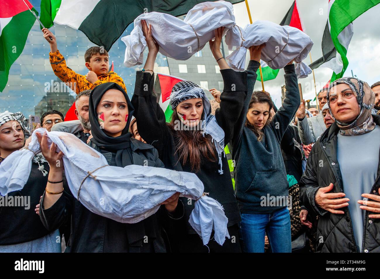 Rotterdam, Netherlands. 22nd Oct, 2023. Protesters seen holding ...