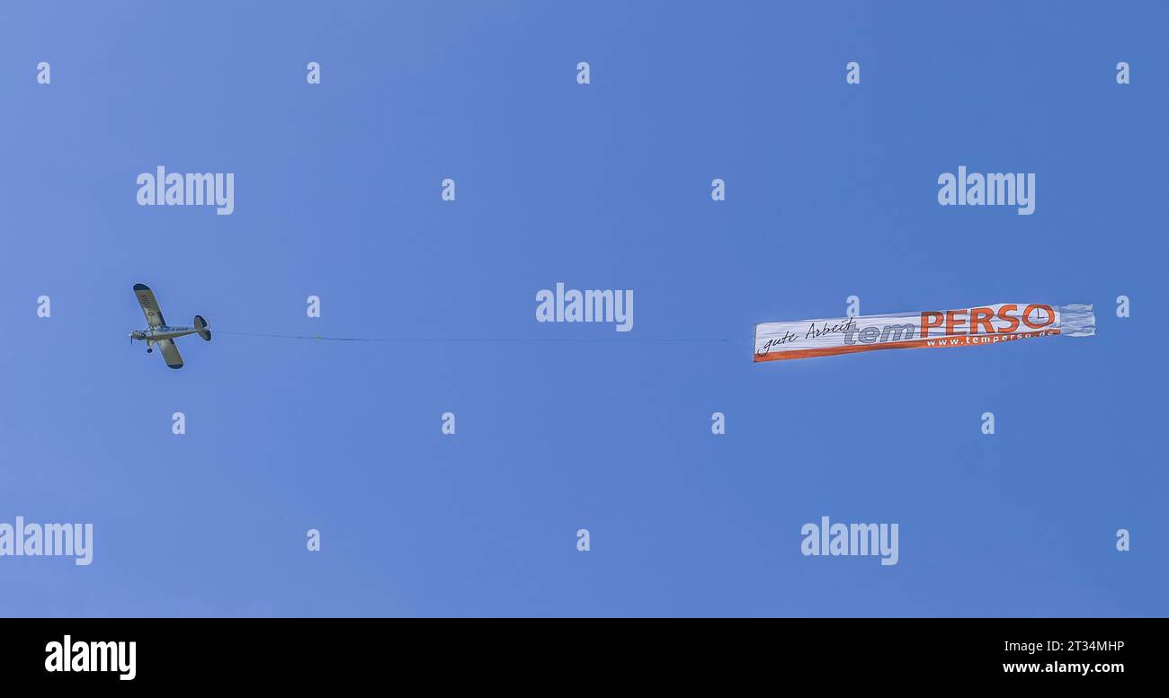 Flugzeug banner hi-res stock photography and images - Alamy