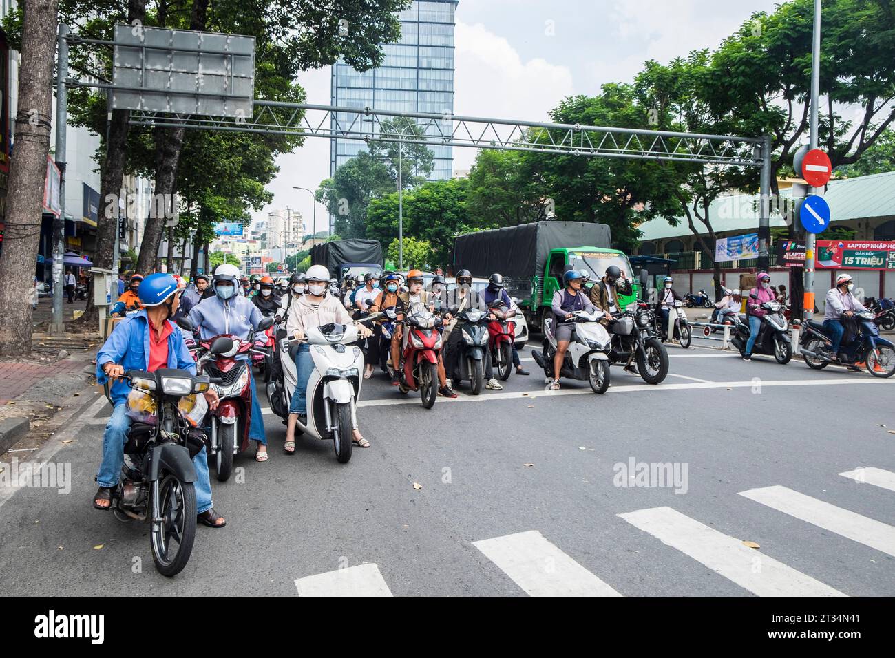 Vietnam, Ho Chi Minh City, Saigon, motorcycle traffic Stock Photo - Alamy
