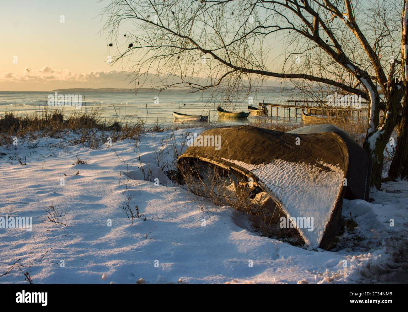 Frozen boat in winter hi-res stock photography and images - Alamy