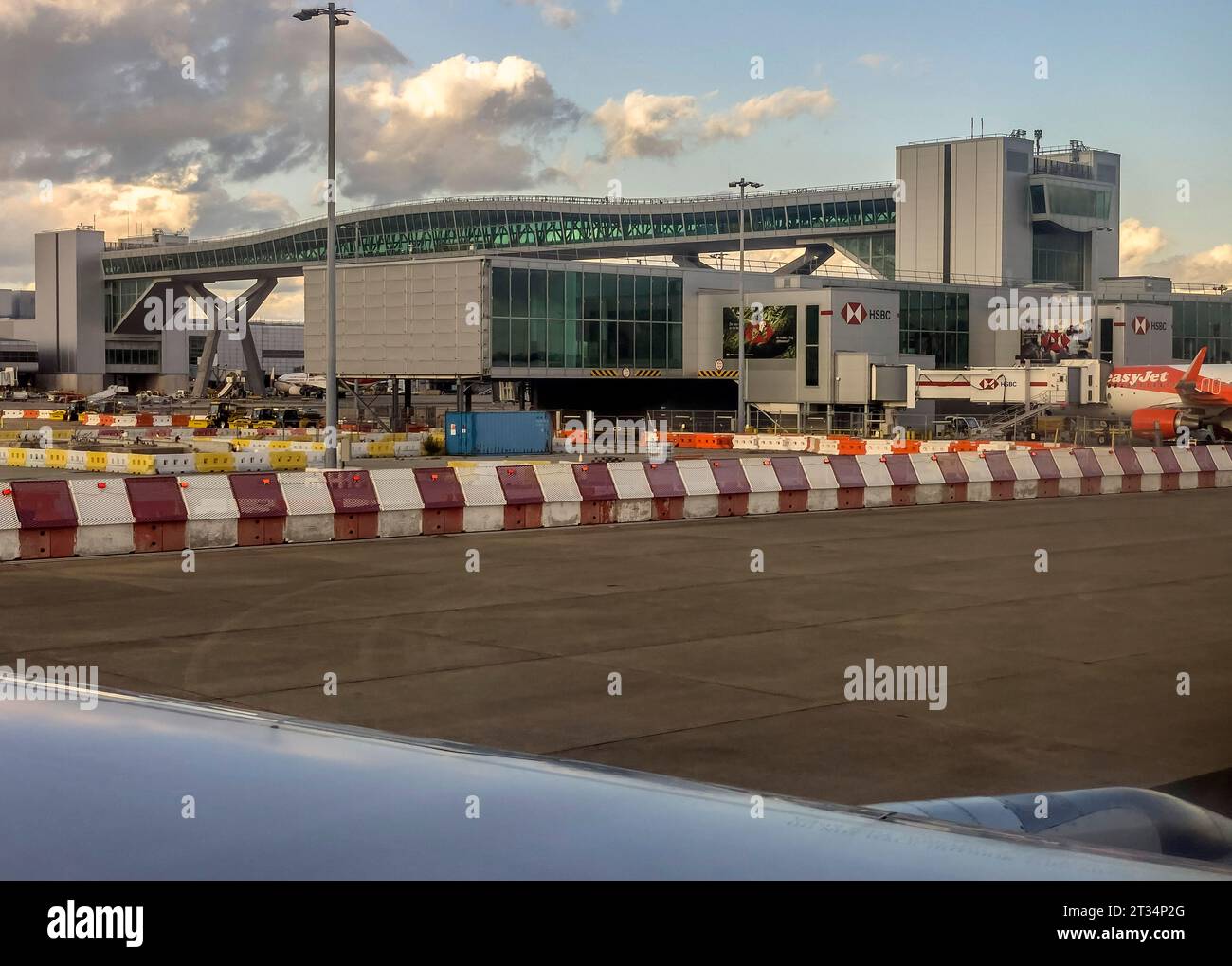 Gatwick airport terminal 2023 hi-res stock photography and images - Alamy
