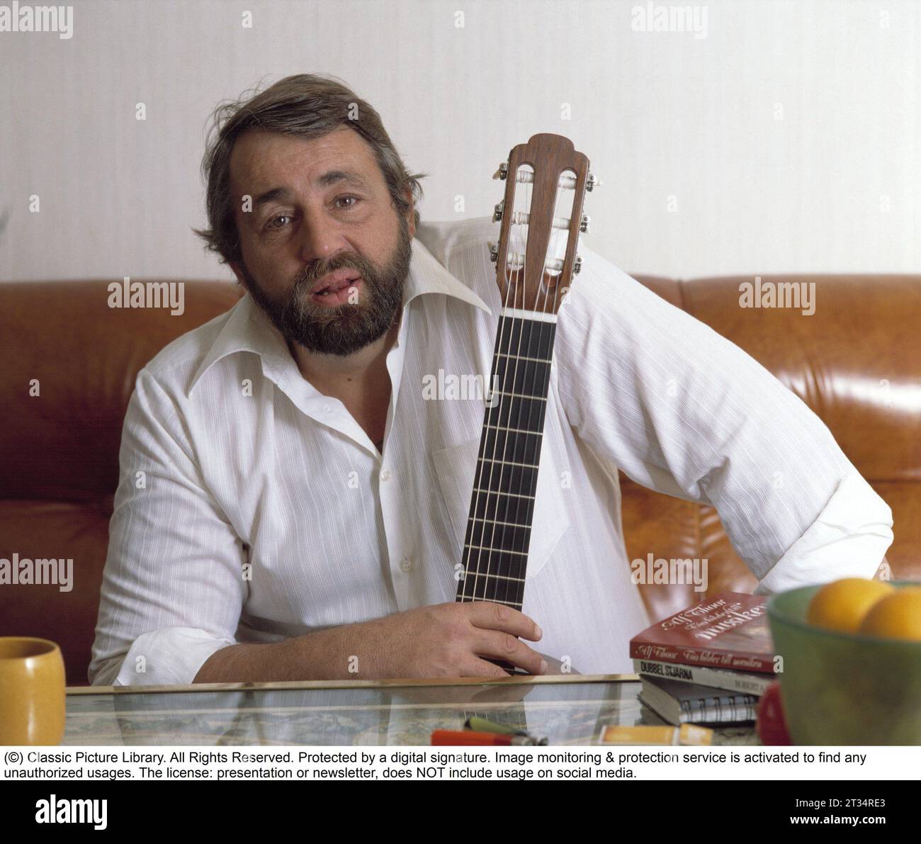 Famous musicians in the 70s hi-res stock photography and images - Alamy