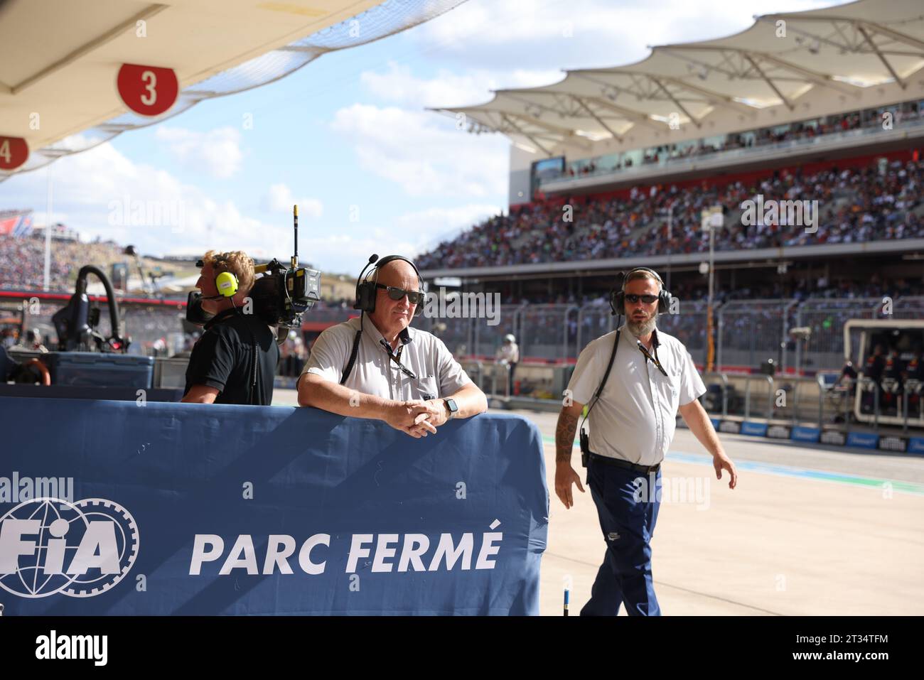 Formula 1 pit crew hi-res stock photography and images - Alamy