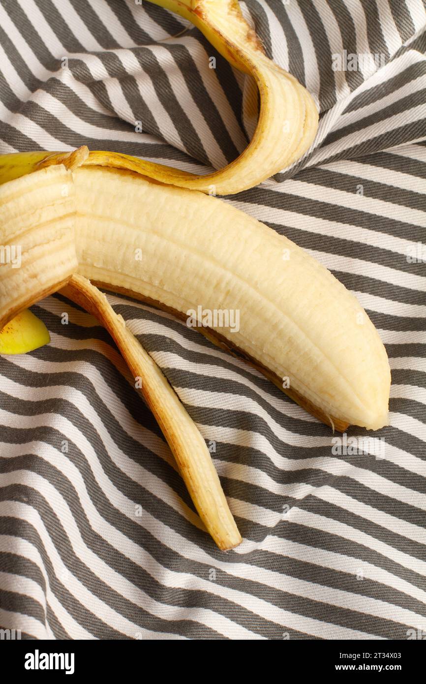 Peeled banana close up drops hi-res stock photography and images - Alamy