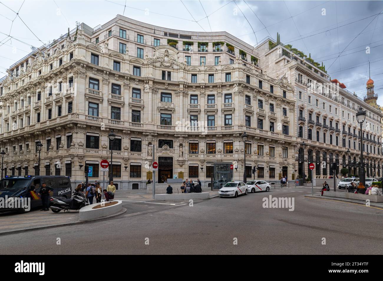 the luxury Four Seasons hotel with 200 rooms in the centre of Madrid it ...