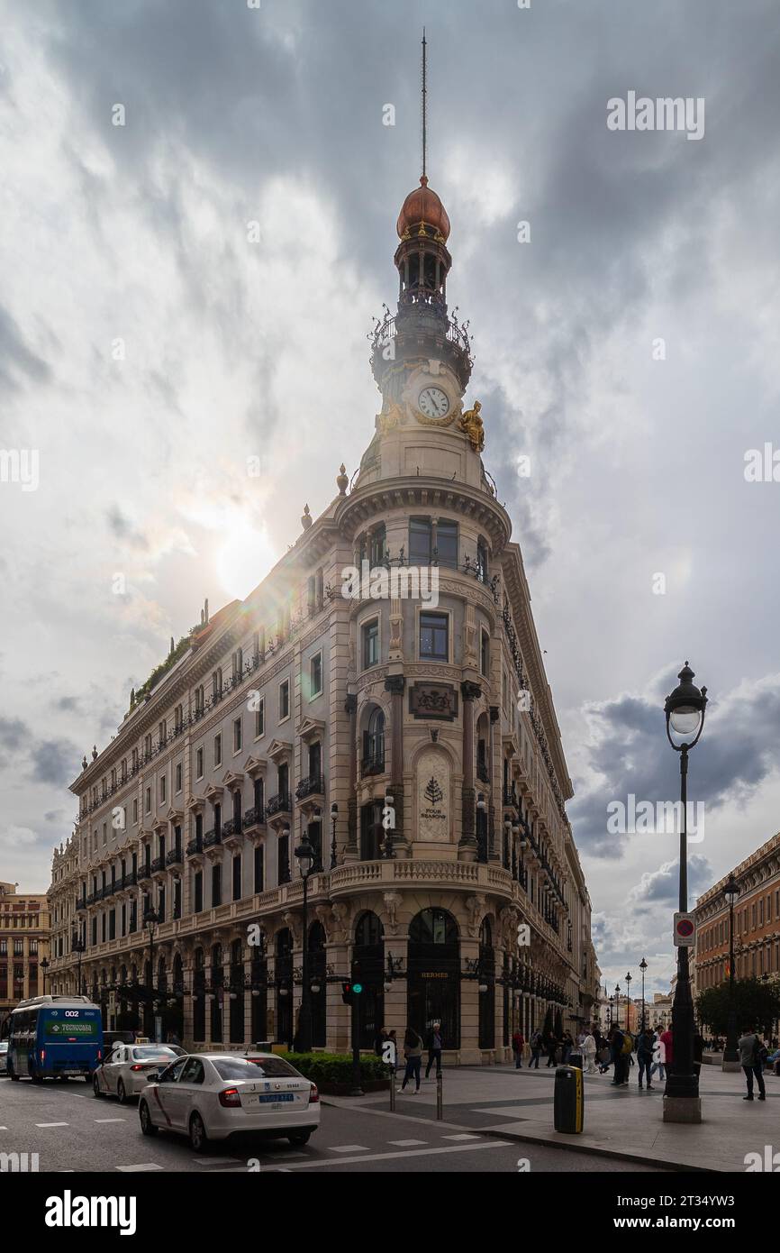 the luxury Four Seasons hotel with 200 rooms in the centre of Madrid it ...
