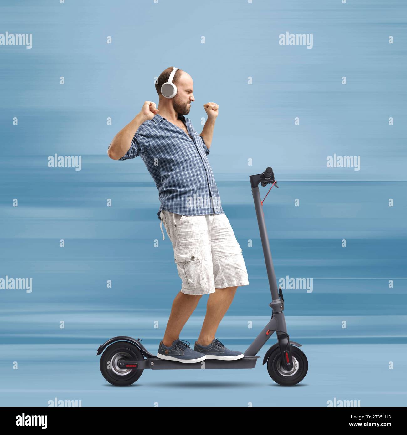 Fast moving hands hi-res stock photography and images - Alamy