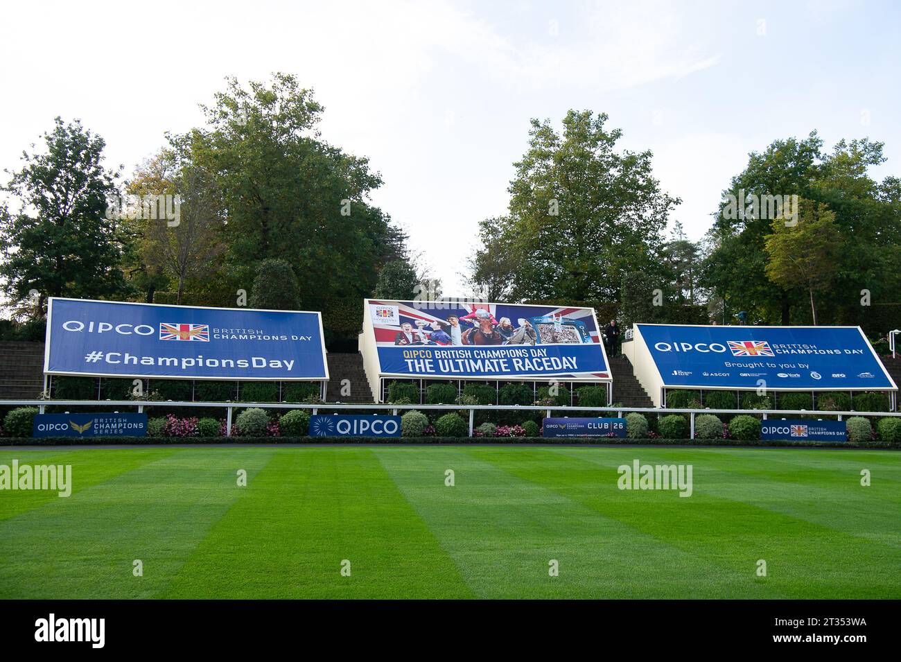 Ascot, Berkshire, UK. 21st October, 2023. The Parade Ring at Ascot ...