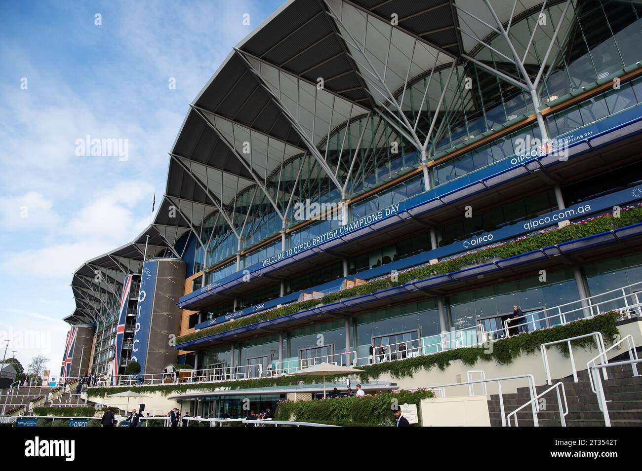 Ascot, Berkshire, UK. 21st October, 2023. The Grandstand at Ascot ...