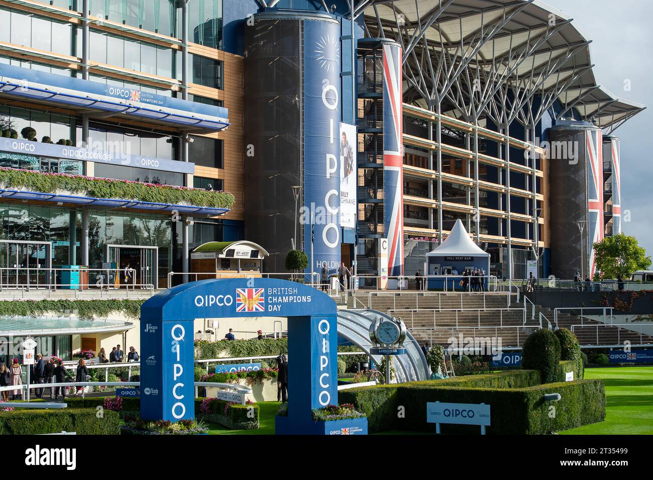 Ascot, Berkshire, UK. 21st October, 2023. The Grandstand at Ascot ...