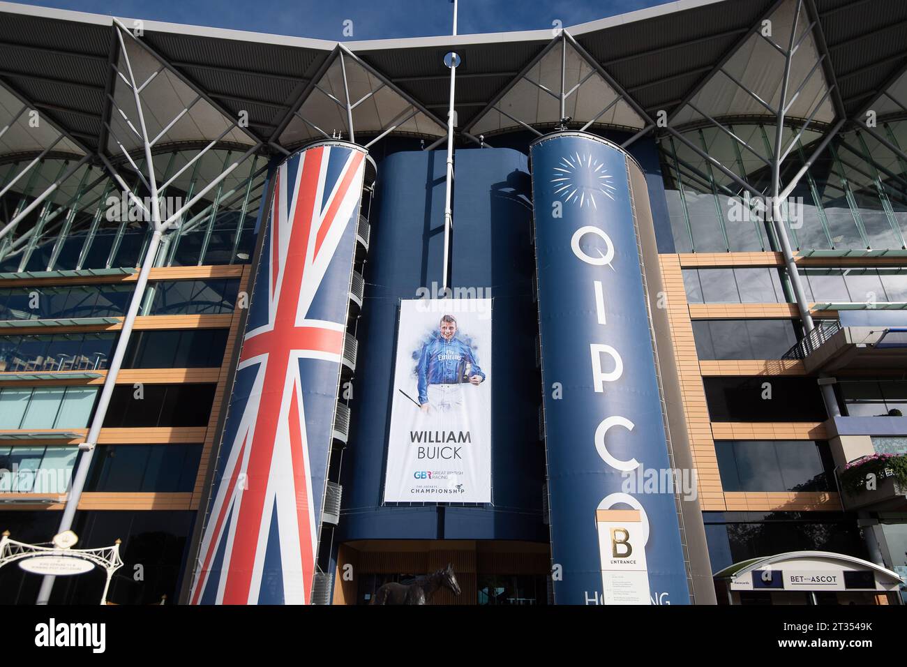 Ascot, Berkshire, UK. 21st October, 2023. The Grandstand at Ascot ...