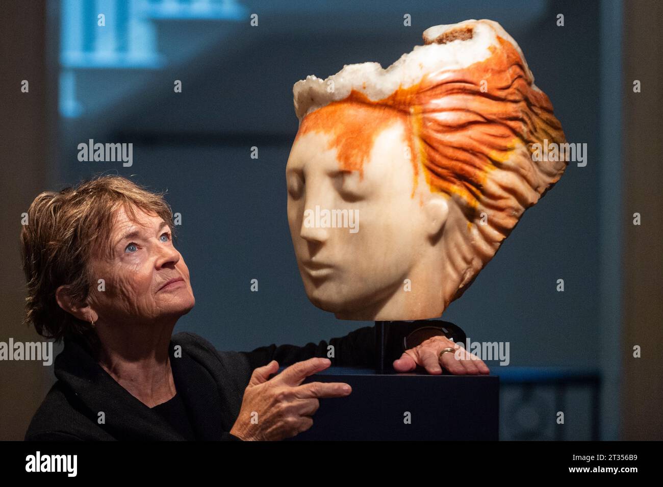Emily young sculpture hi-res stock photography and images - Alamy