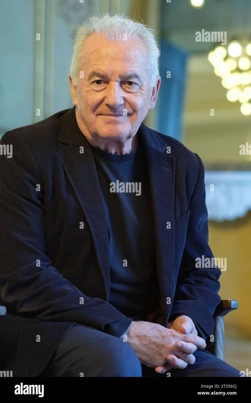 Singer Victor Manuel poses during the portrait session at the Palacio ...