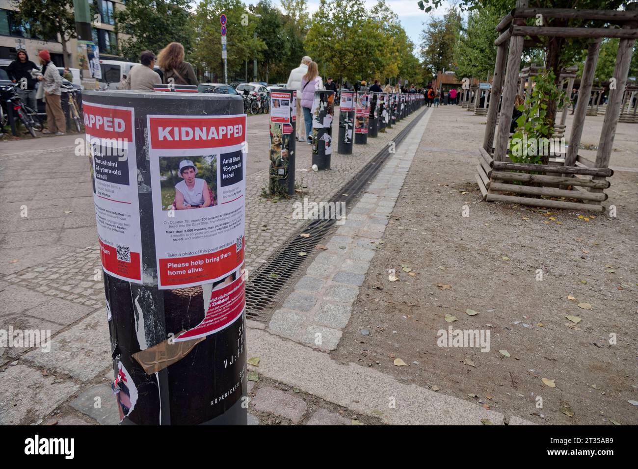 Kidnapping posters hi-res stock photography and images - Alamy