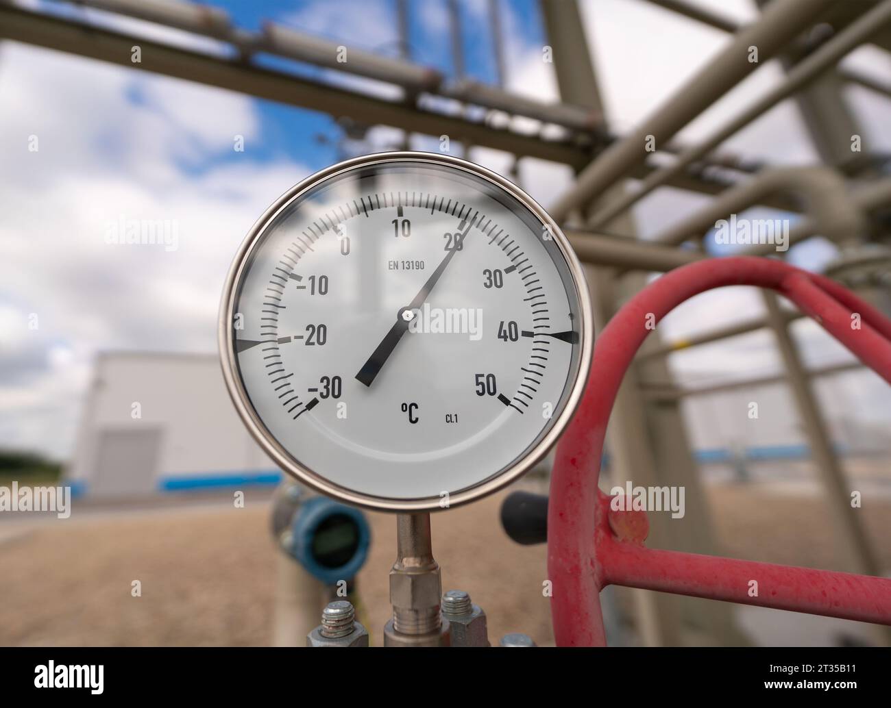 Temperature indicator close up with gas transport object in the ...