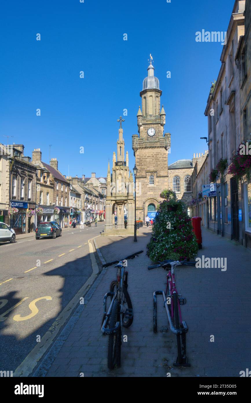 Highland tourism hi-res stock photography and images - Alamy