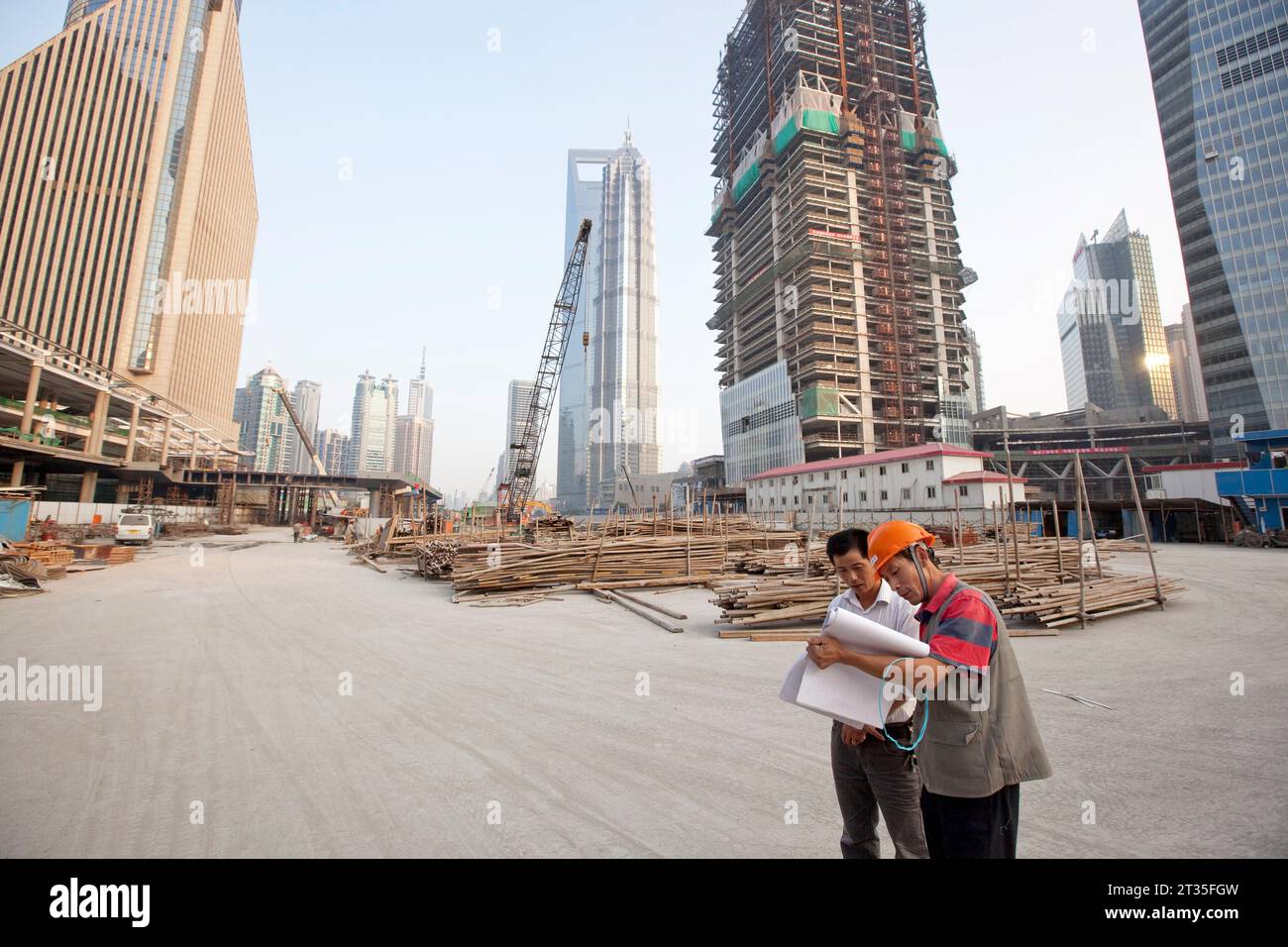 Shanghai tower construction hi-res stock photography and images - Alamy